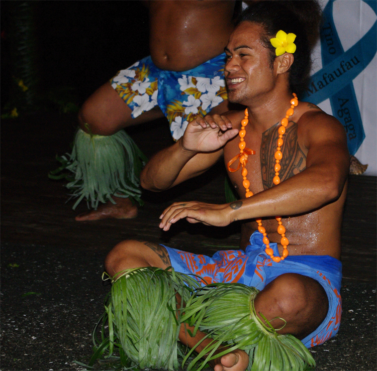 Pacific Island Dancing: Lifeline Samoa | Tim Unwin's Blog