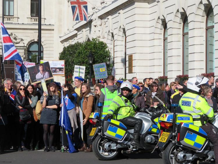 Marching for a “People’s Vote”, 19th October 2019 | Tim Unwin's Blog